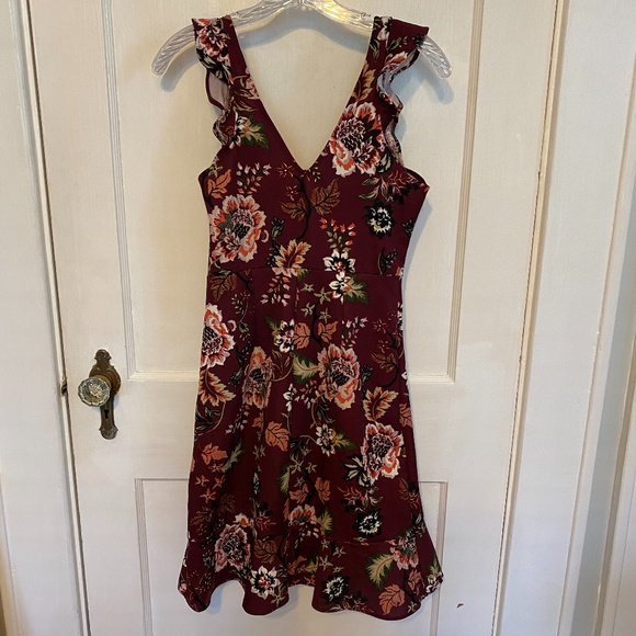 The Vanity Room | Dresses | Vanity Room Sleeveless Floral Dress Xs Nwot ...